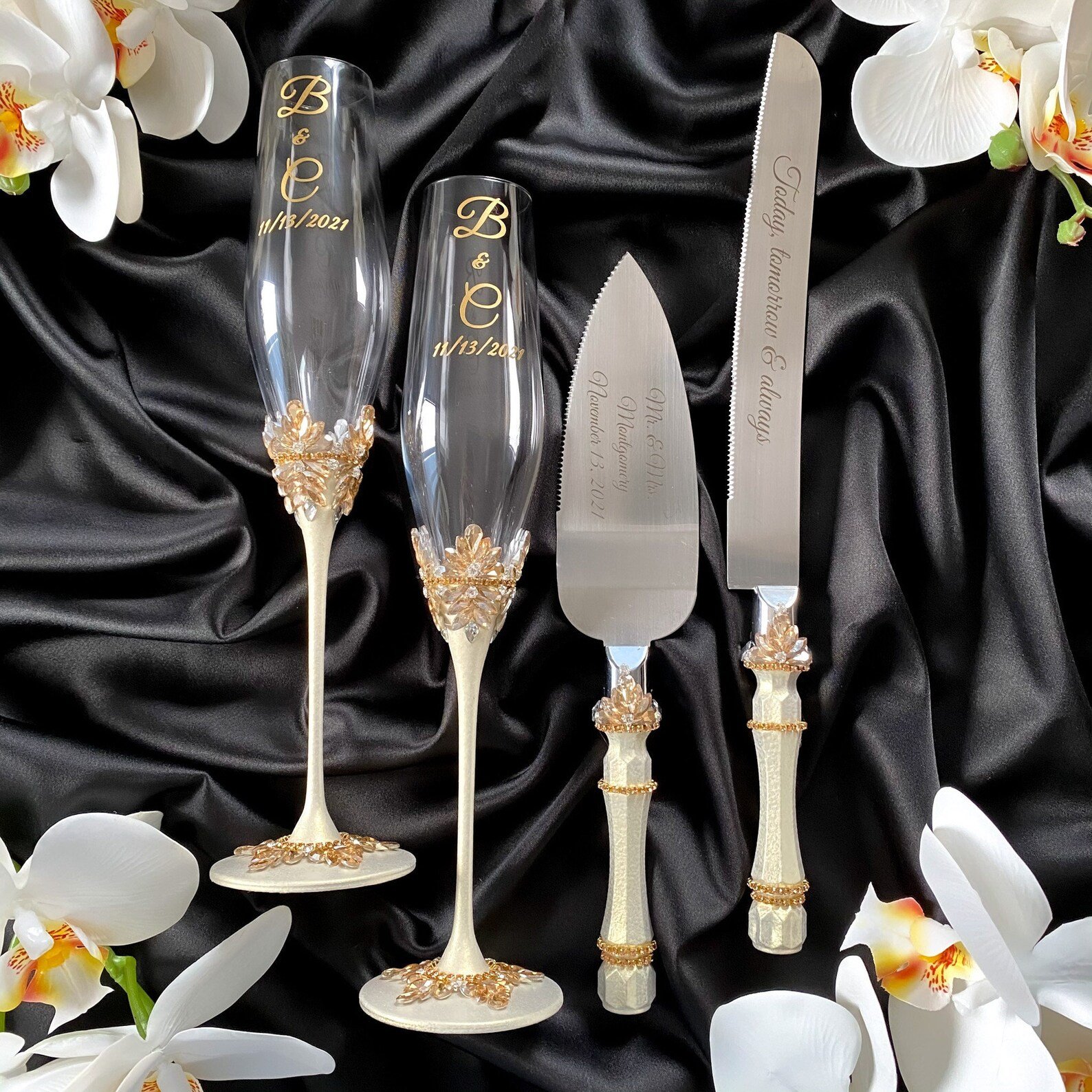Engraved Toasting Flutes & Cake Server Sets – Elegant Wedding Ideas