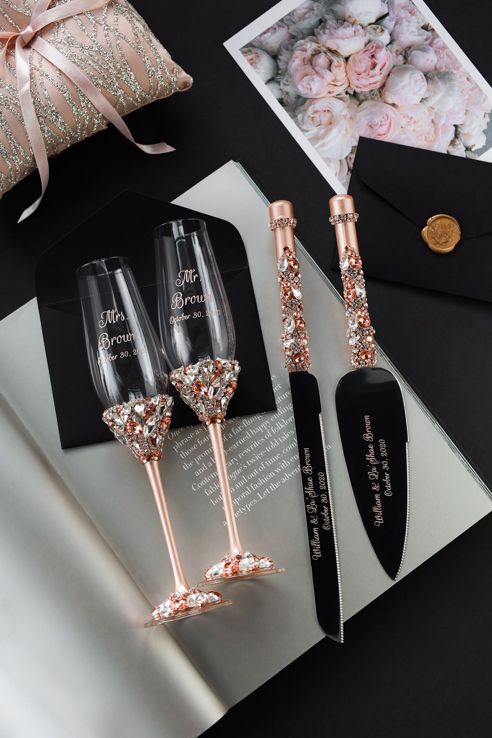 Engraved Toasting Flutes & Cake Server Sets – Elegant Wedding Ideas