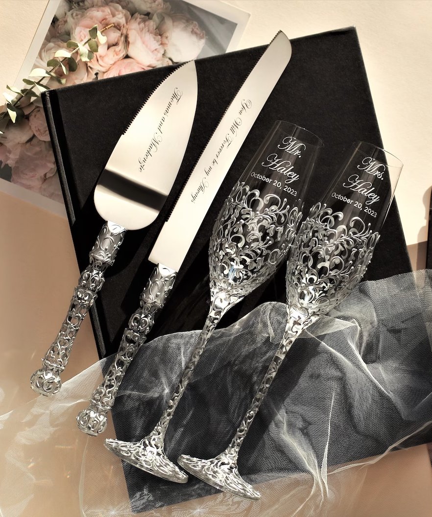 Engraved Toasting Flutes & Cake Server Sets – Elegant Wedding Ideas