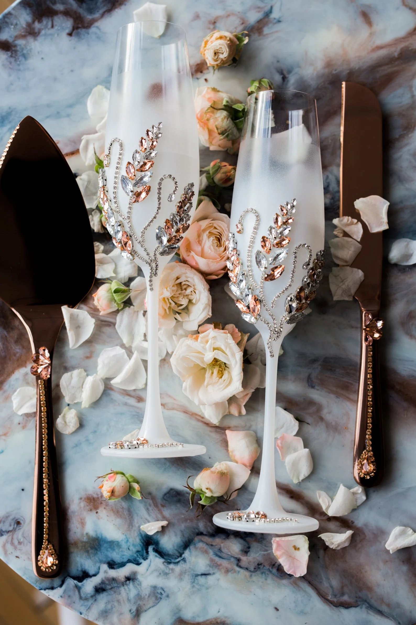 Engraved Toasting Flutes & Cake Server Sets – Elegant Wedding Ideas