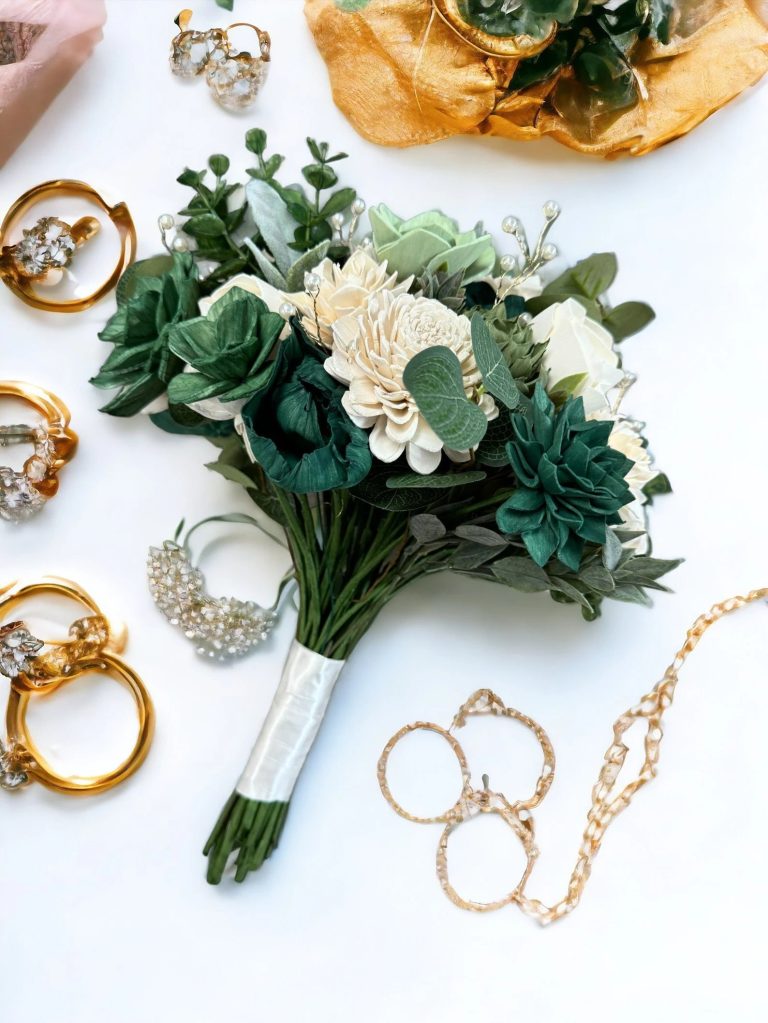 Rich Emerald Green Wedding – Elegant Wedding Ideas